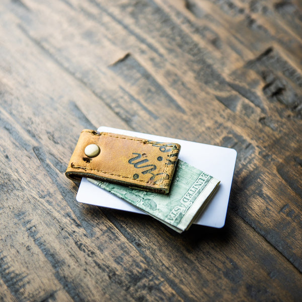 The King of Swing ~ Vintage Baseball Glove Money Clip - Holtz Co.